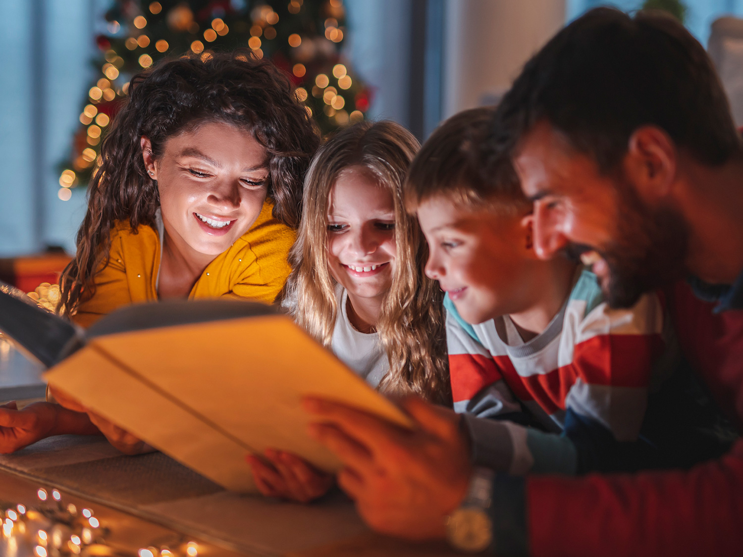 4 Holiday Reading Traditions | Scholastic