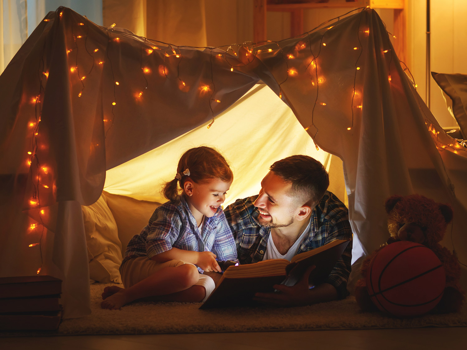 How to Use Reading Time to Bond With Your Child | Scholastic