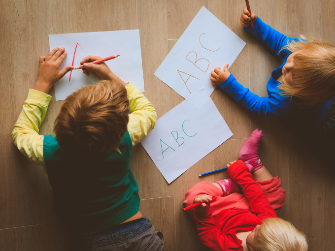 11 Ways to Entertain a Baby and Toddler