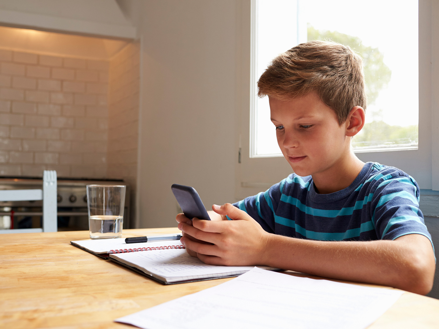 7 Safety Rules for Kids at Home Alone