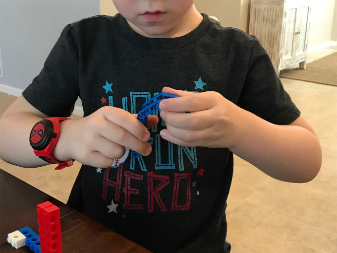 How the Klutz Lego Gadget Kit Builds Engineering Skills