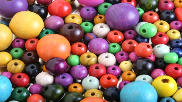 Super-Size Stringing Beads