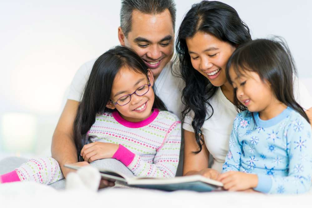 5 Creative Ways to Enjoy Books Together as a Family 5 Creative Ways to Enjoy Books Together as a Family
